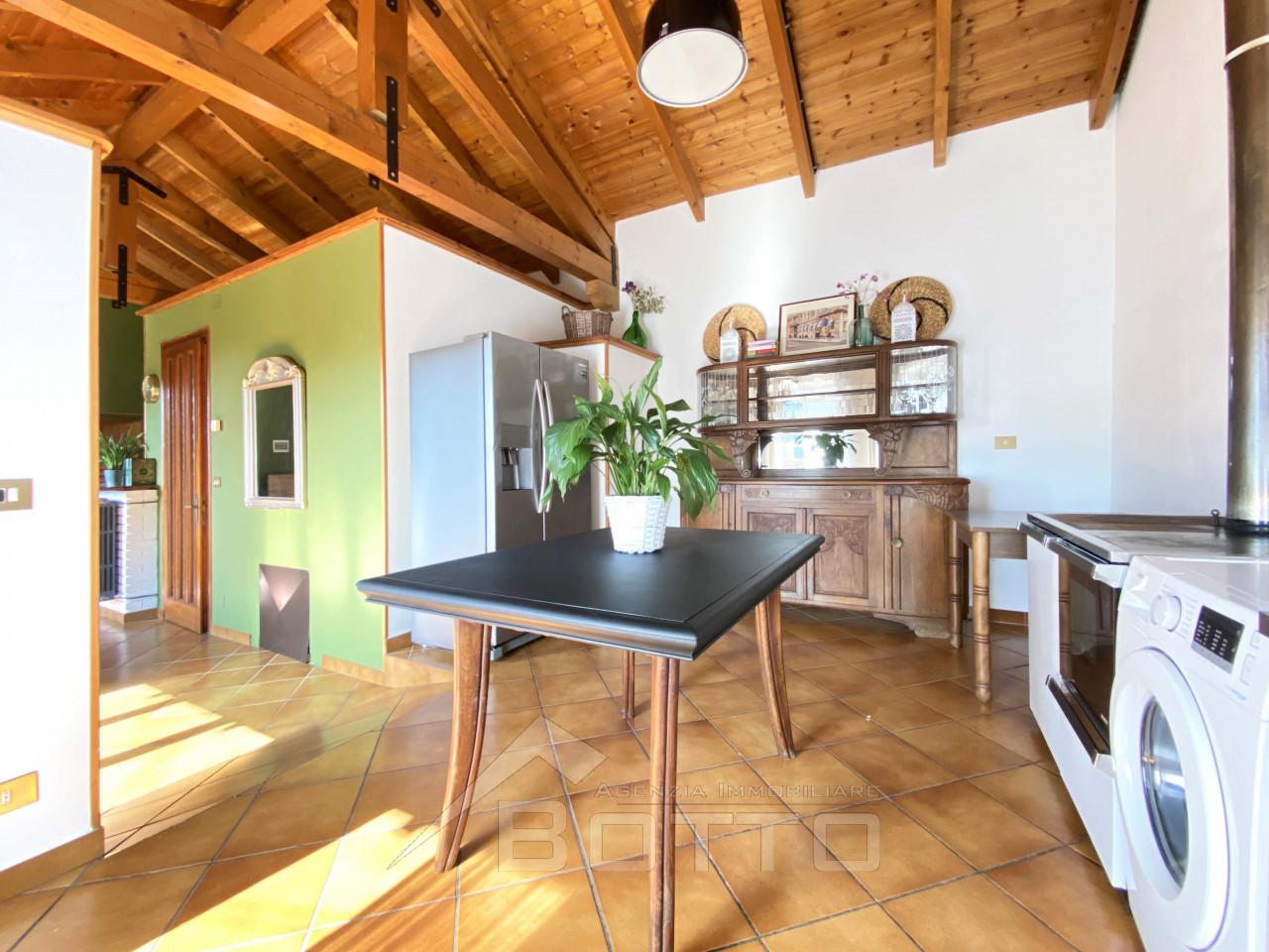 Casa indipendente in vendita a Borgosesia