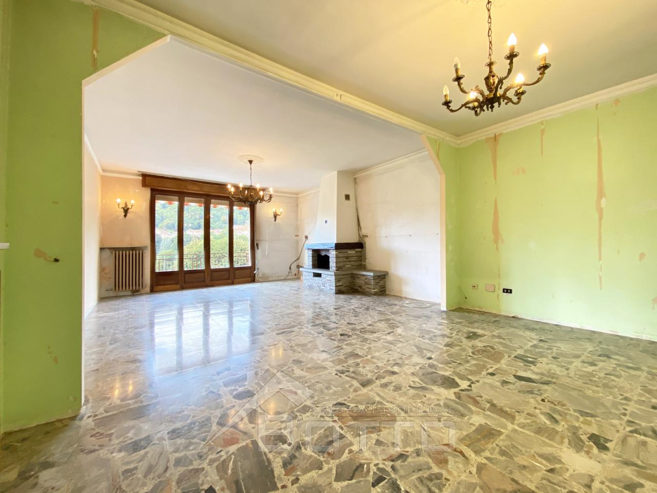 Appartamento in vendita a Borgosesia