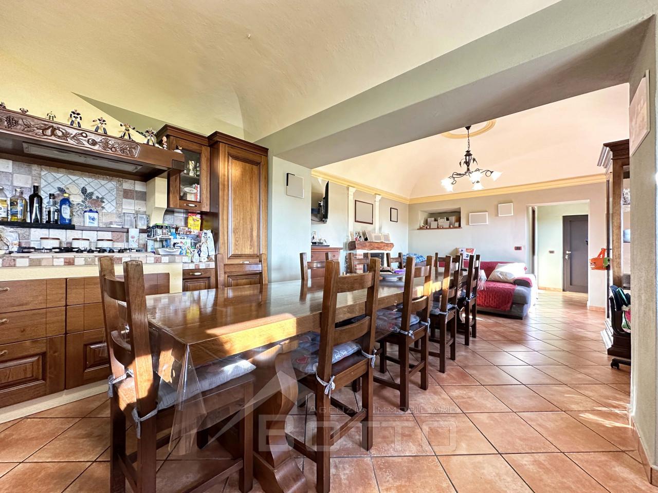 Casa indipendente in vendita a Lozzolo