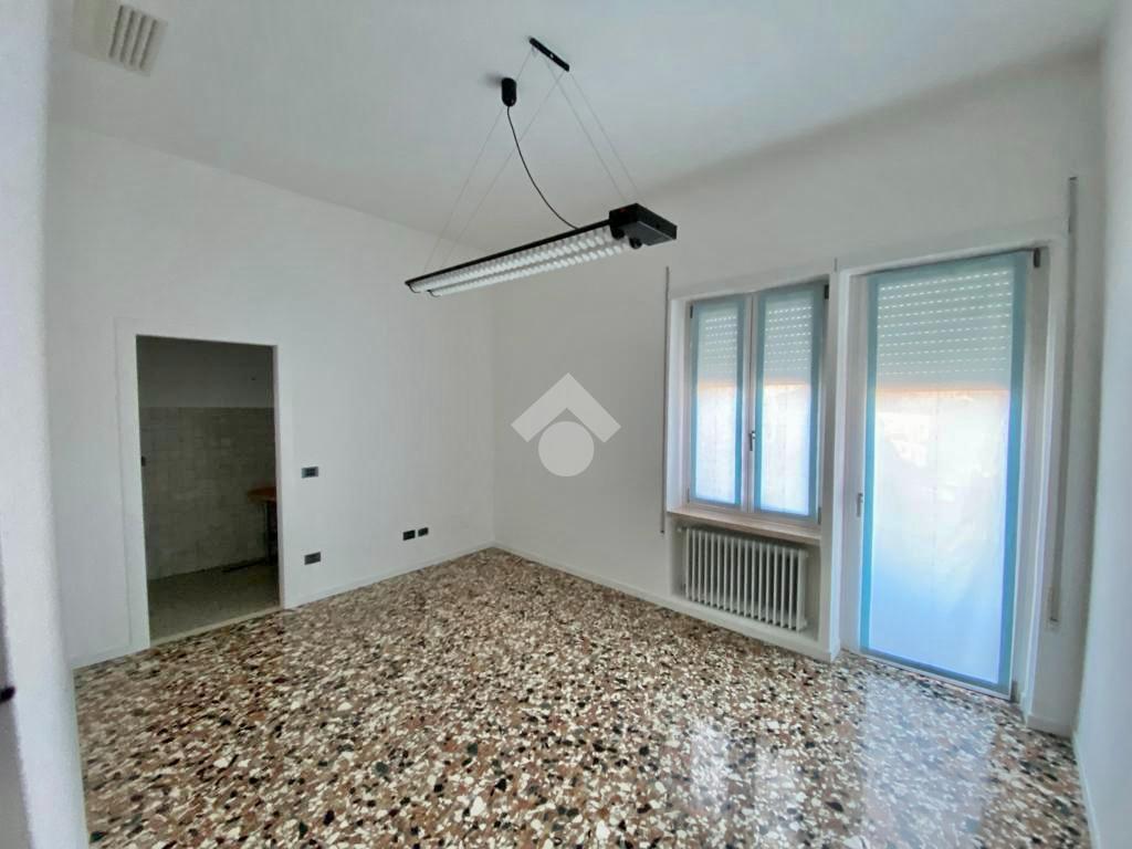 Ufficio in affitto a Bassano Del Grappa