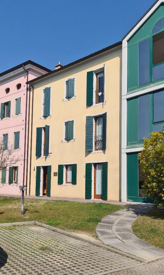 Ufficio in vendita a Cappella Maggiore