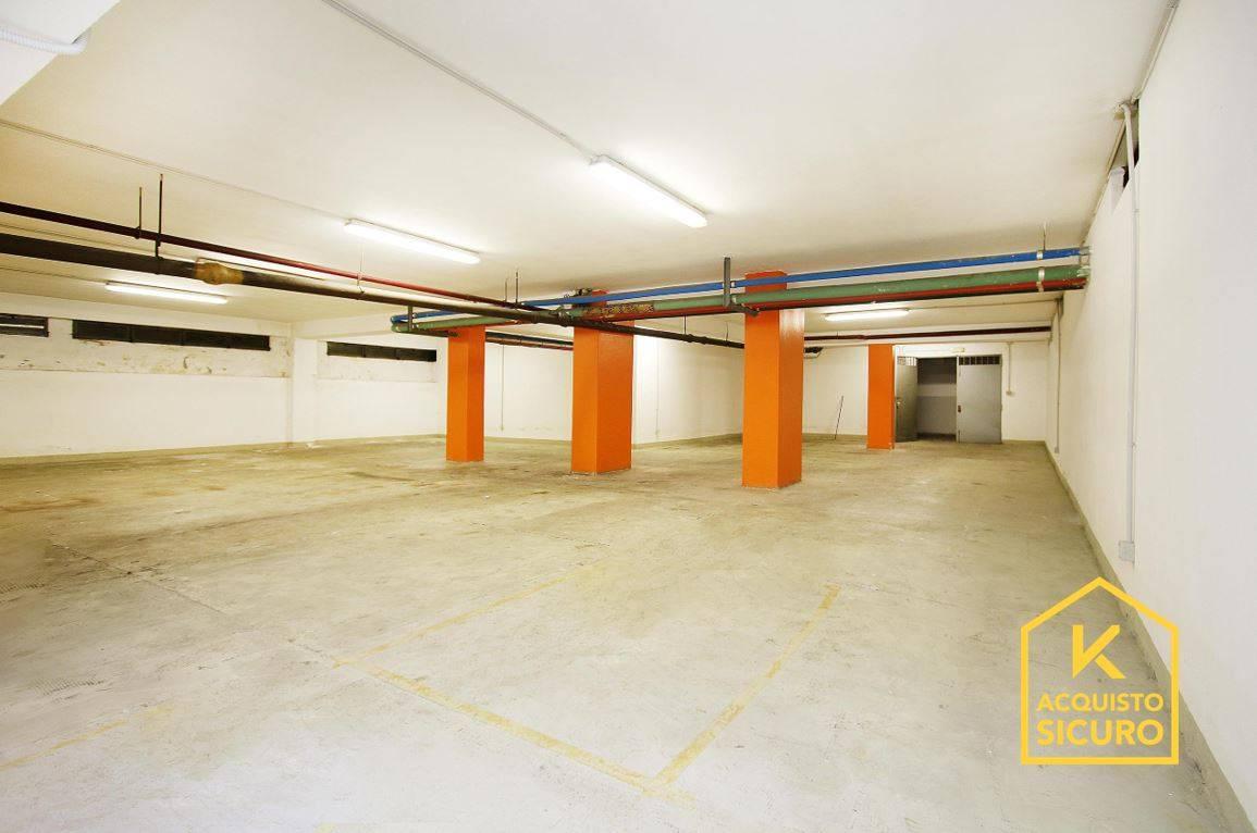 Magazzino in vendita a Milano