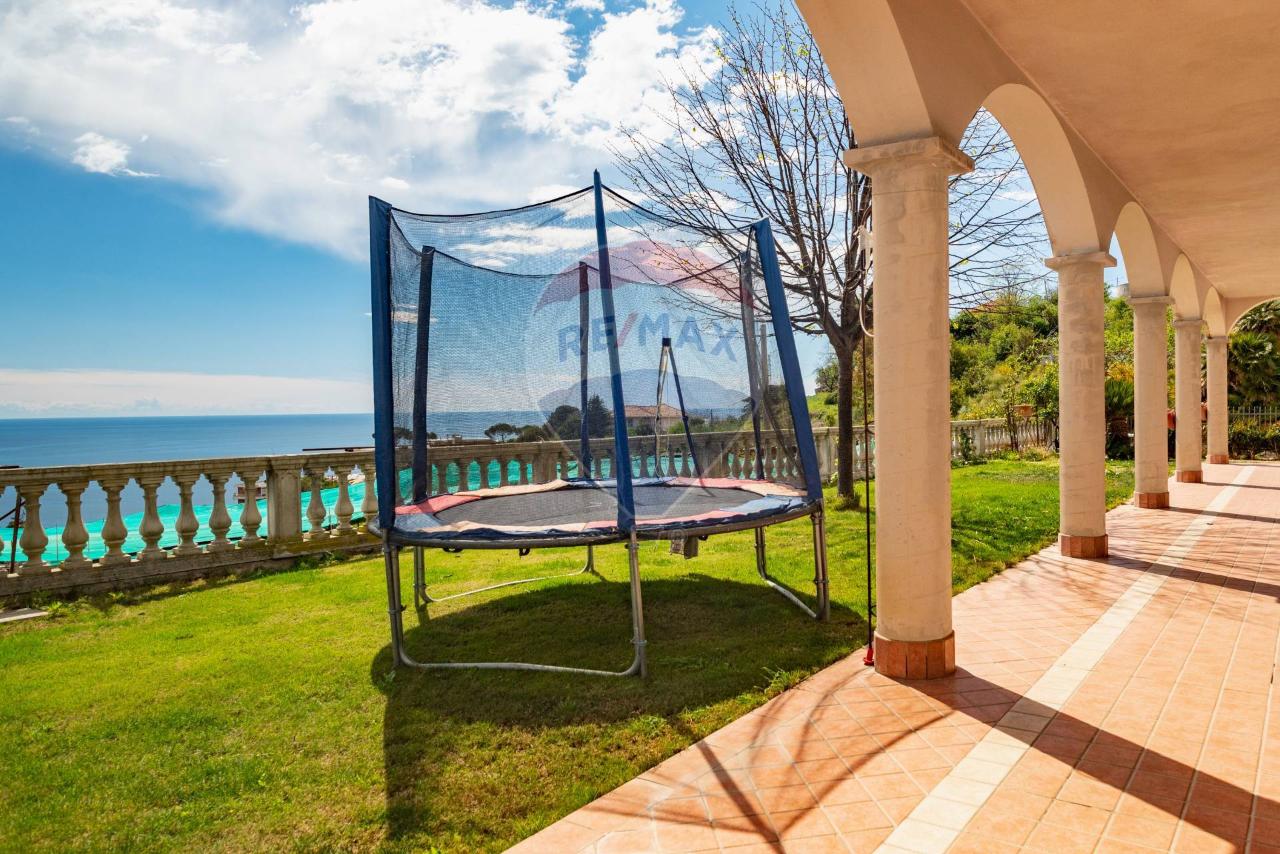 Villa in vendita a Sanremo