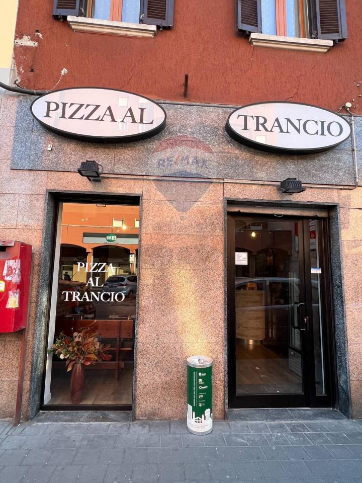 Esercizio commerciale in vendita a Pero