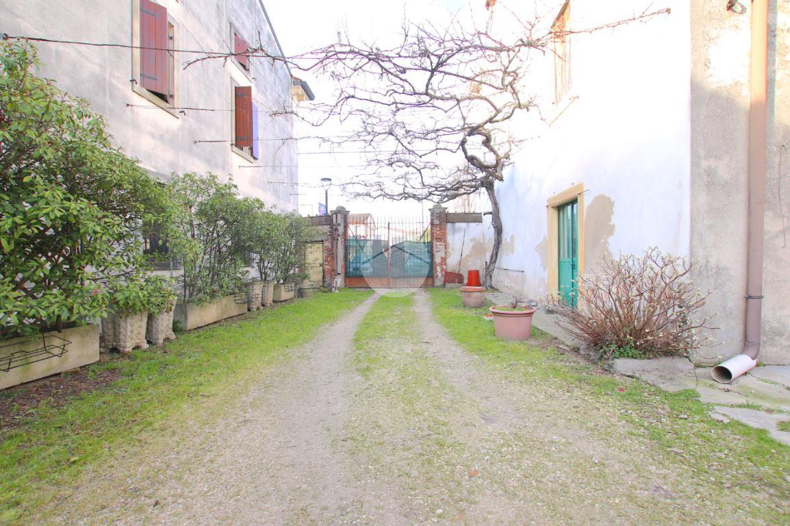 Casa indipendente in vendita a Castel D'Azzano