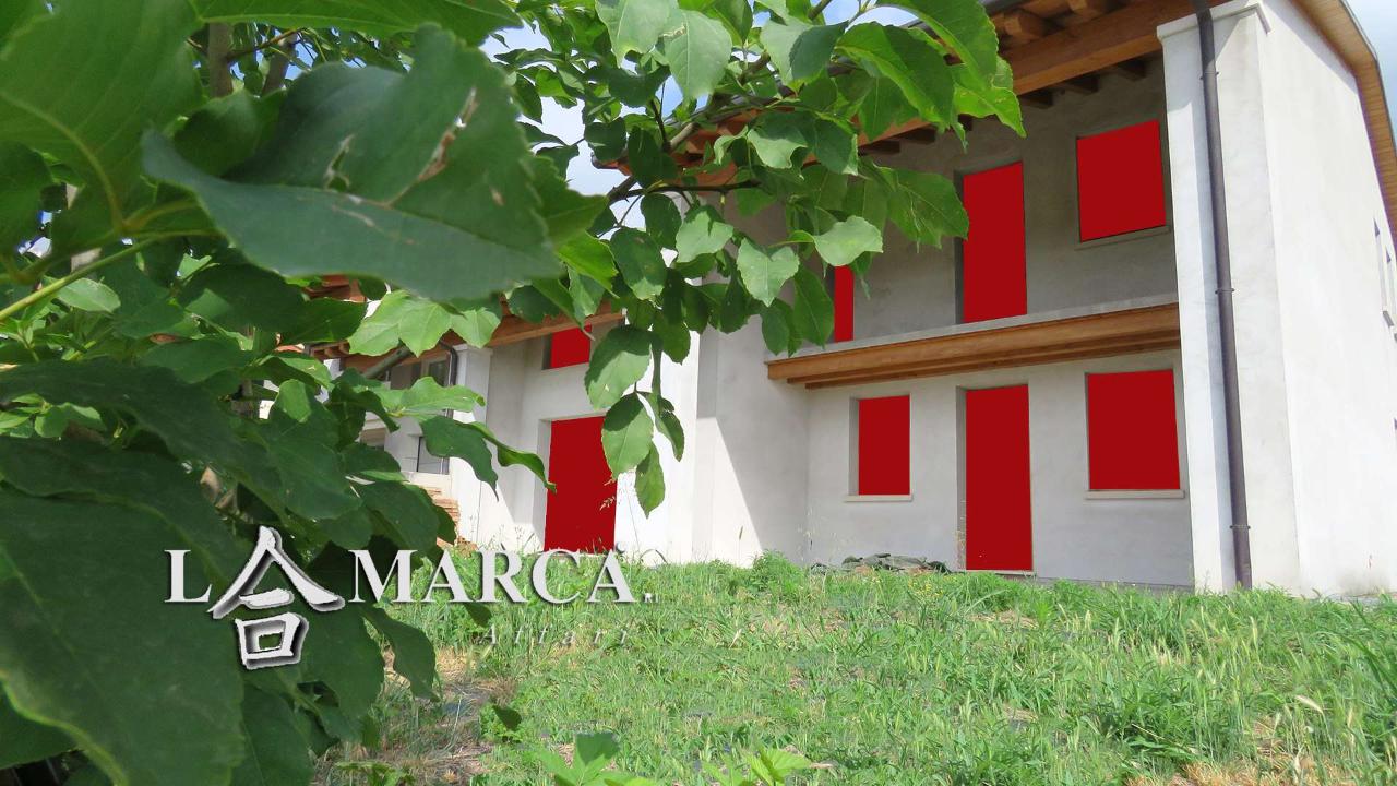 Villa bifamiliare in vendita a Borso Del Grappa