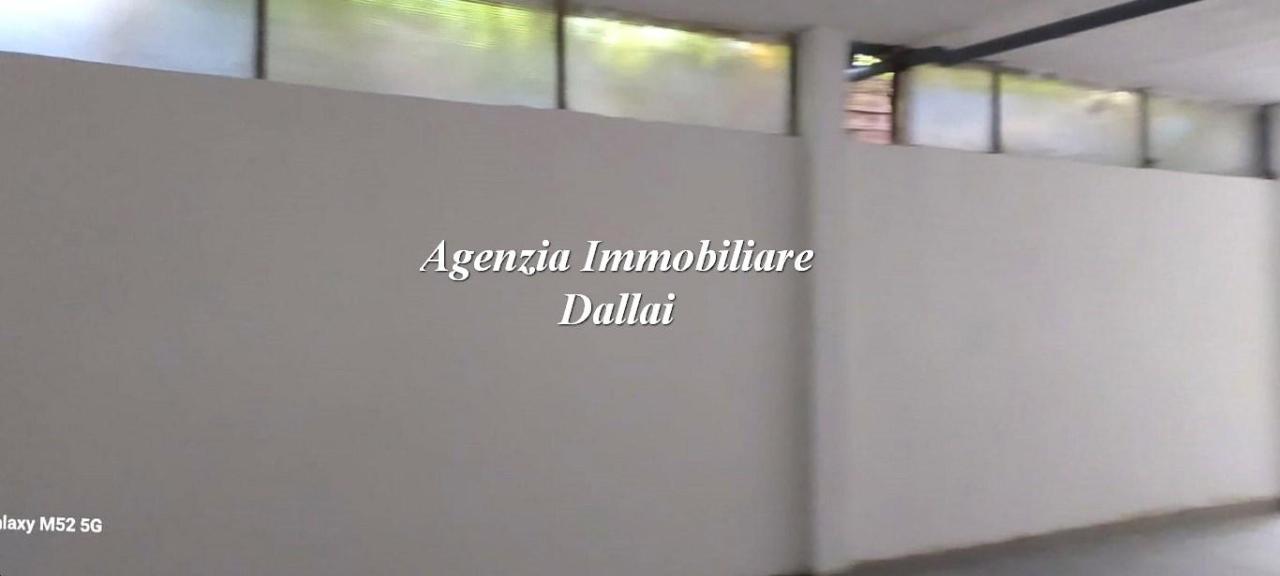 Magazzino in vendita a Firenze