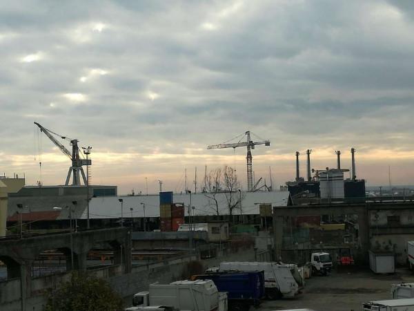 Capannone in vendita a Genova