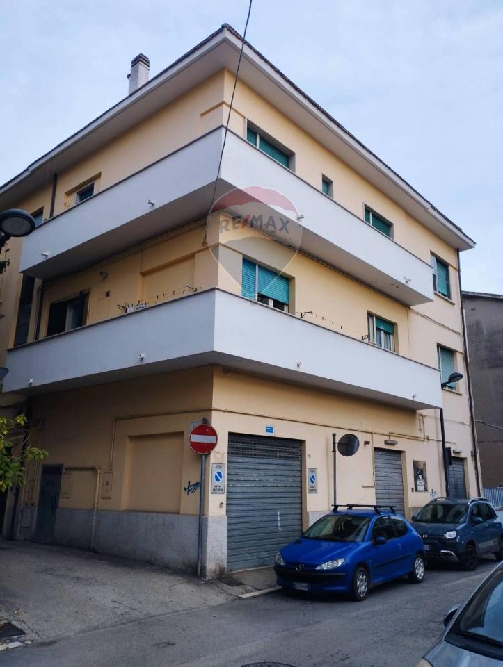 Esercizio commerciale in vendita a Pescara