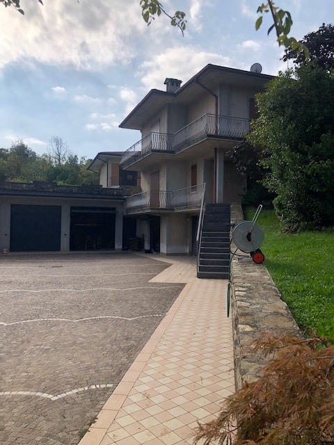 Villa in vendita a Gavardo