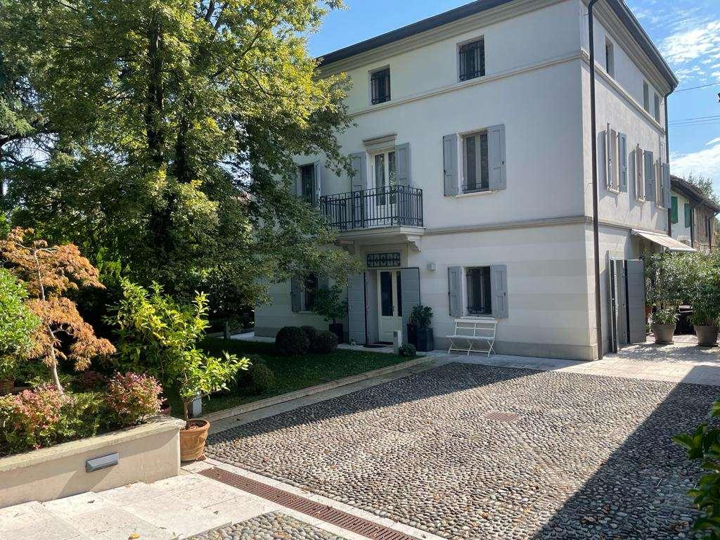 Villa unifamiliare in vendita a Modena