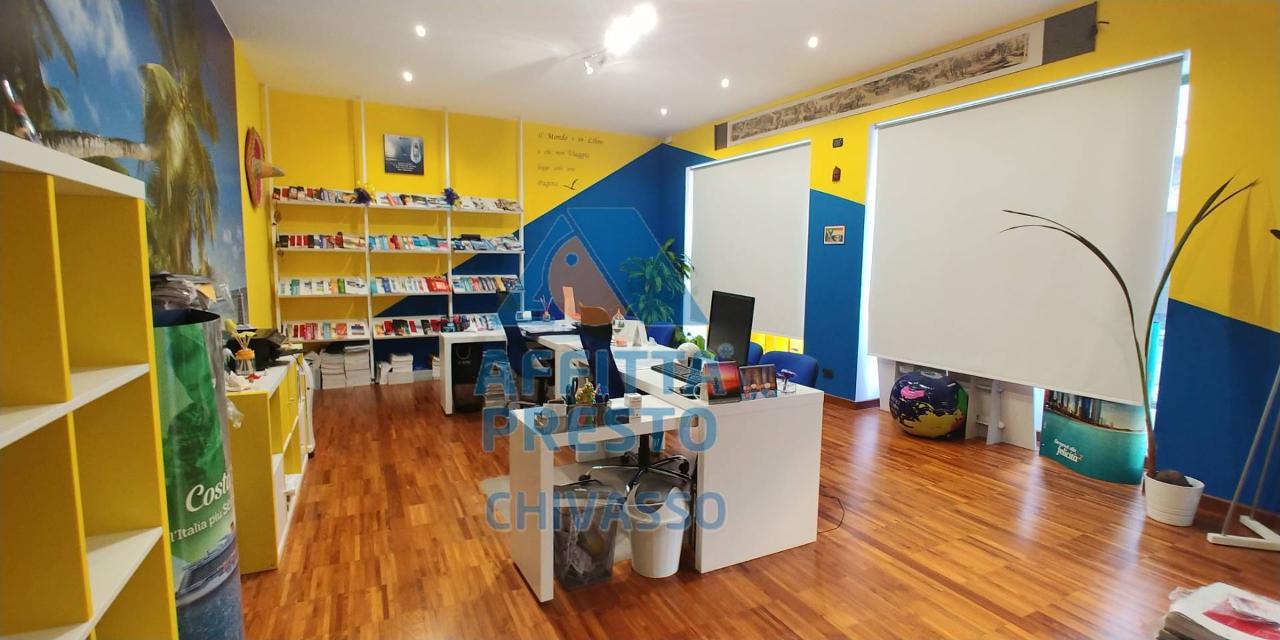 Negozio in affitto a Chivasso