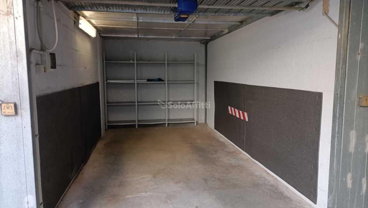 Parcheggio chiuso in affitto a Roma