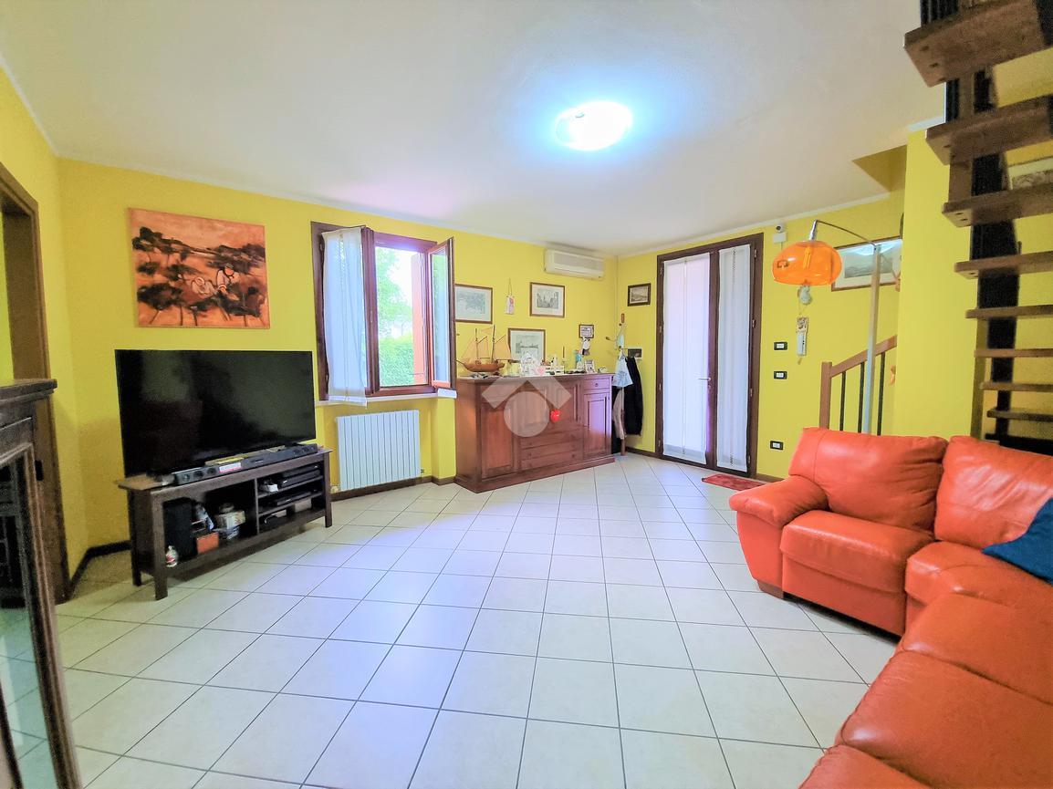 Villa in vendita a Borgo Virgilio