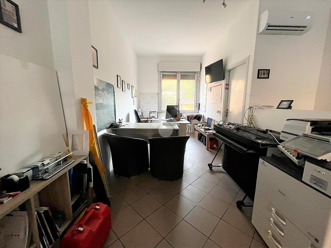 Negozio in vendita a Borgo Virgilio