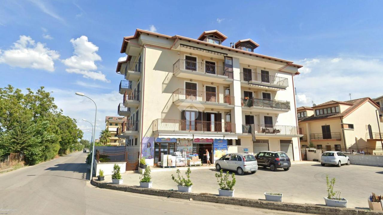 Negozio in affitto a Trentola Ducenta