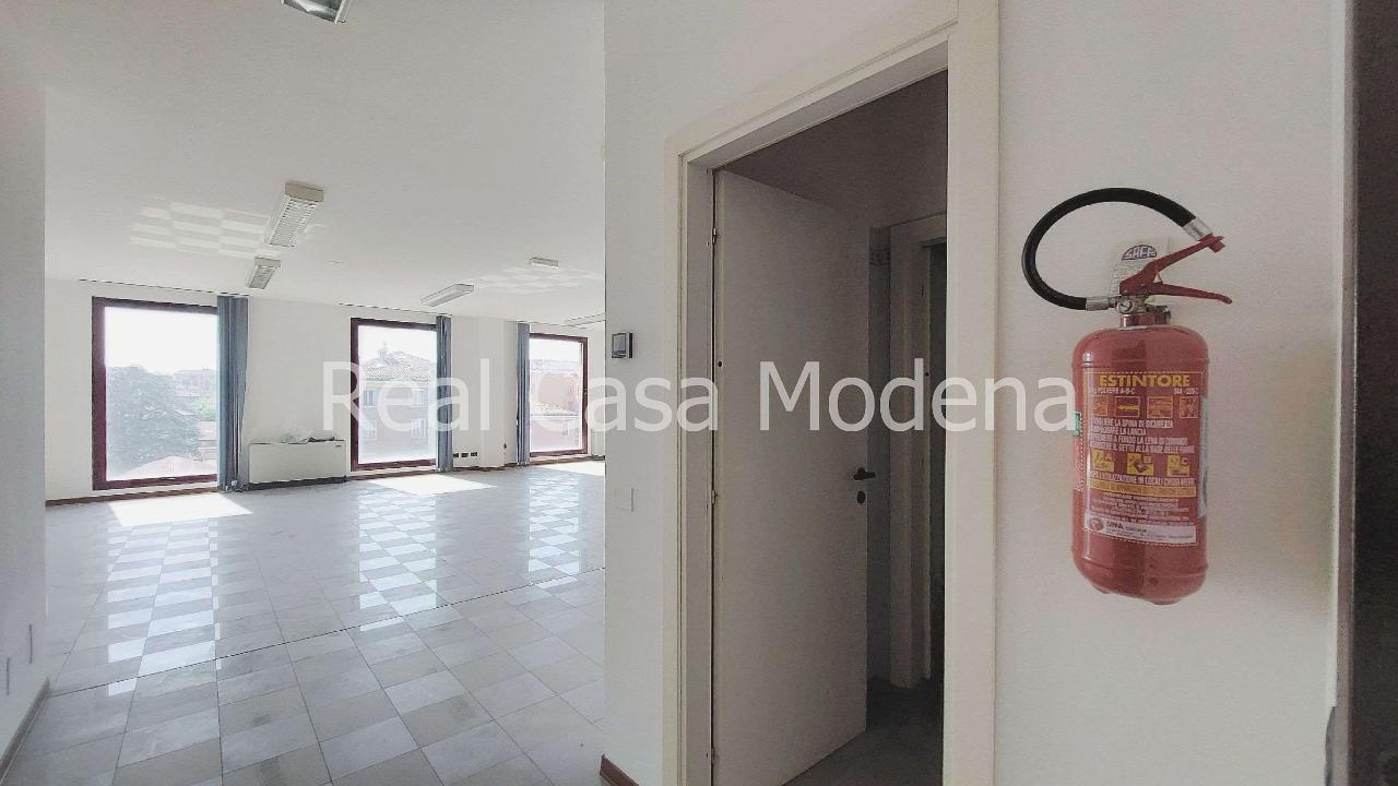 Ufficio in affitto a Modena