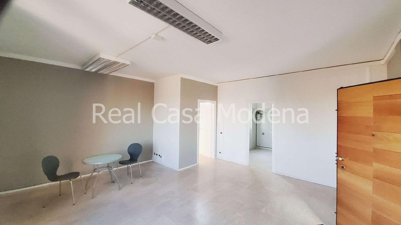 Ufficio in affitto a Modena