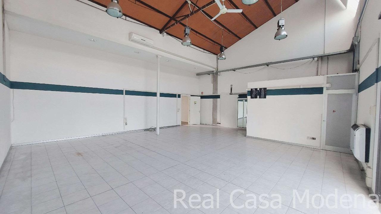 Palazzina commerciale in affitto a Formigine