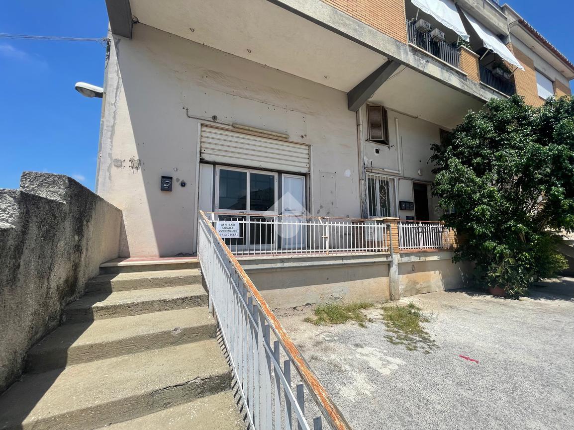 Negozio in affitto a Sezze