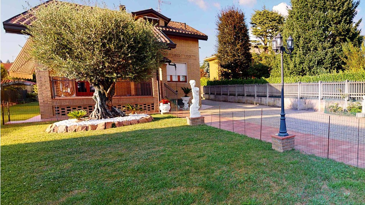 Villa in vendita a Venegono Superiore