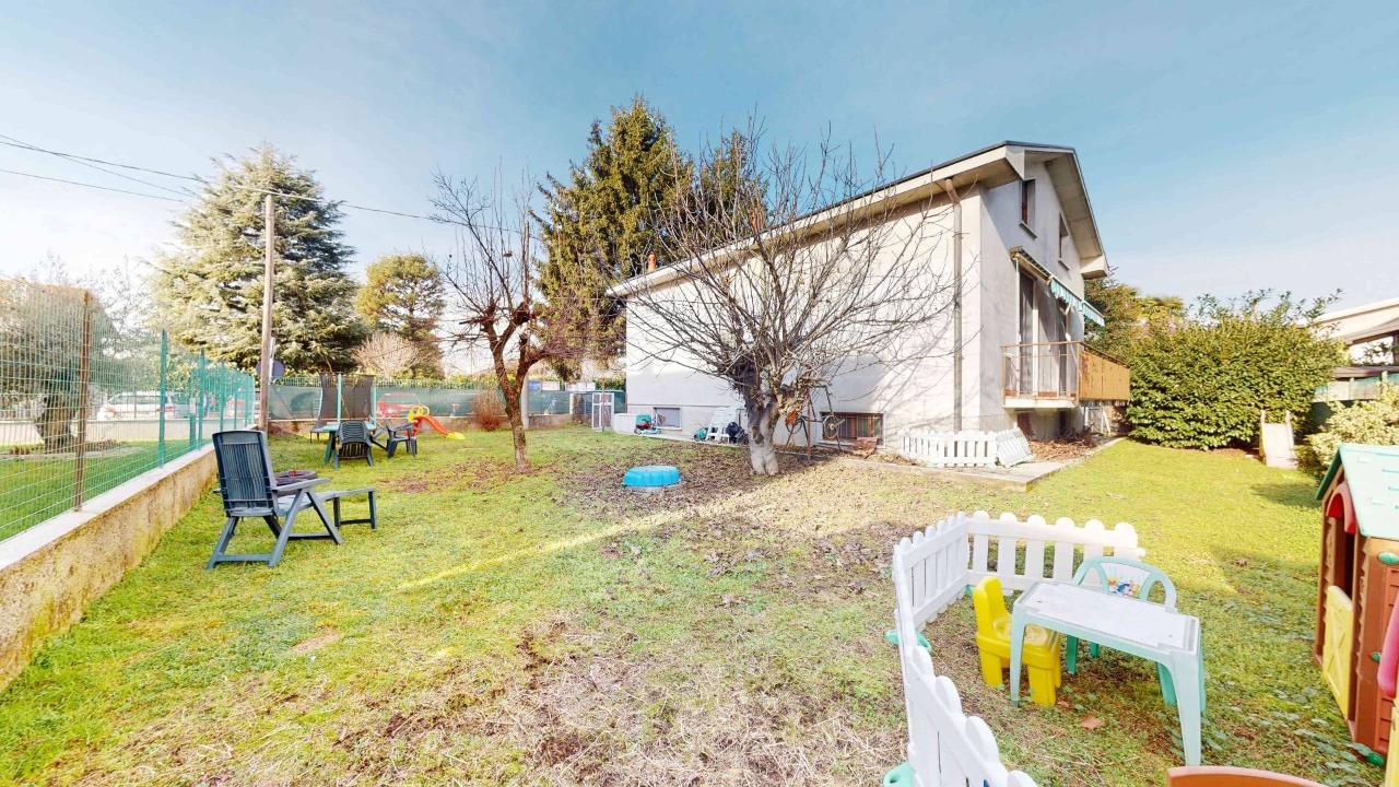 Villa in vendita a Lonate Ceppino