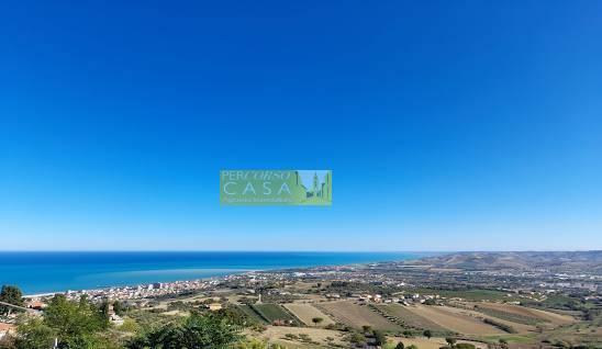 Terreno edificabile in vendita a Roseto Degli Abruzzi