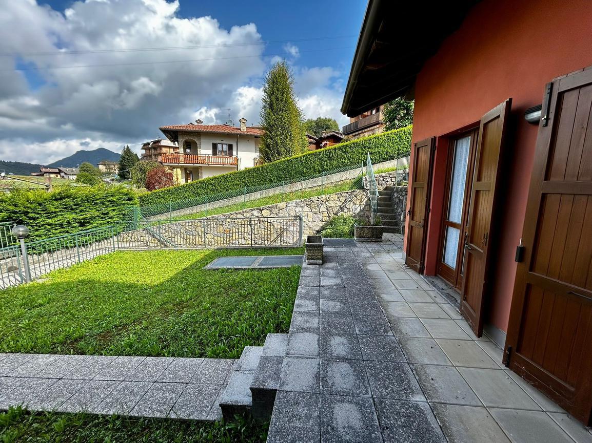 Appartamento in vendita a Costa Di Serina