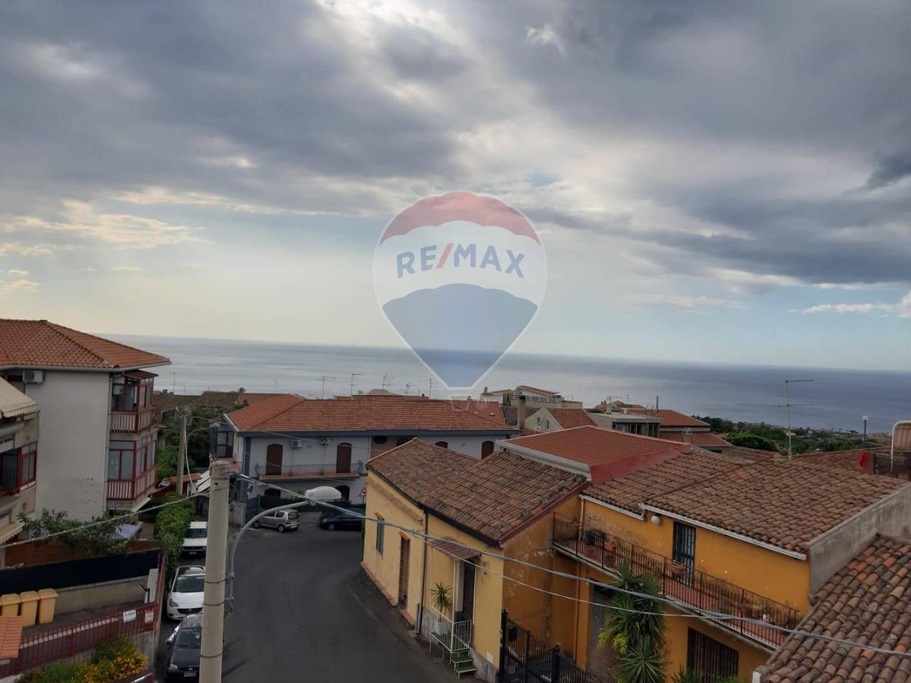 Appartamento in vendita a Aci Castello