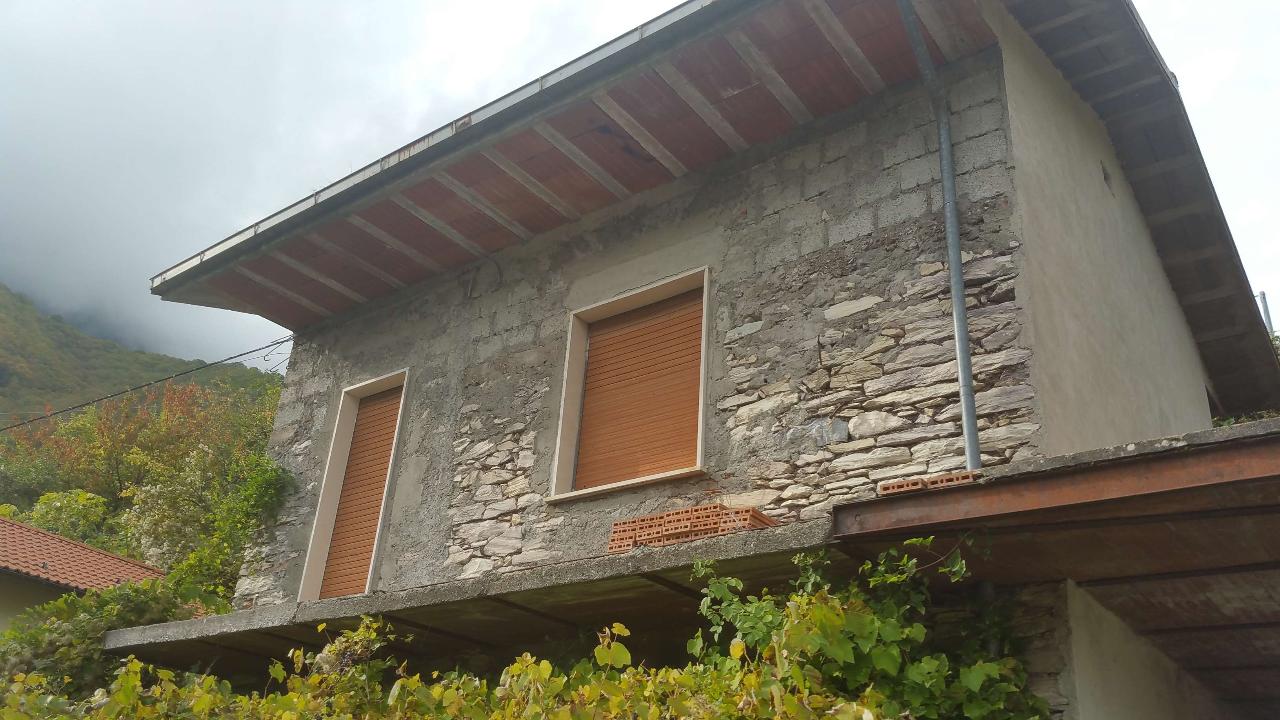 Villa unifamiliare in vendita a Vagli Sotto