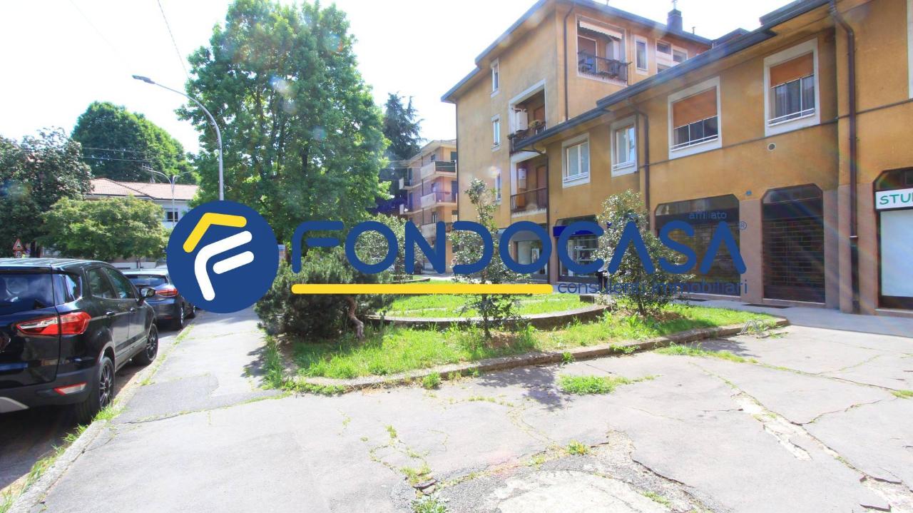 Negozio in vendita a Carnate