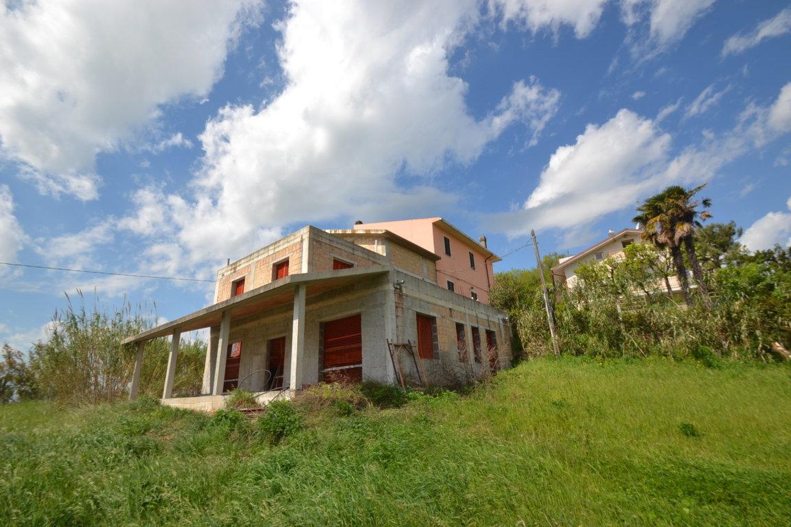 Villa in vendita a Acquaviva Picena