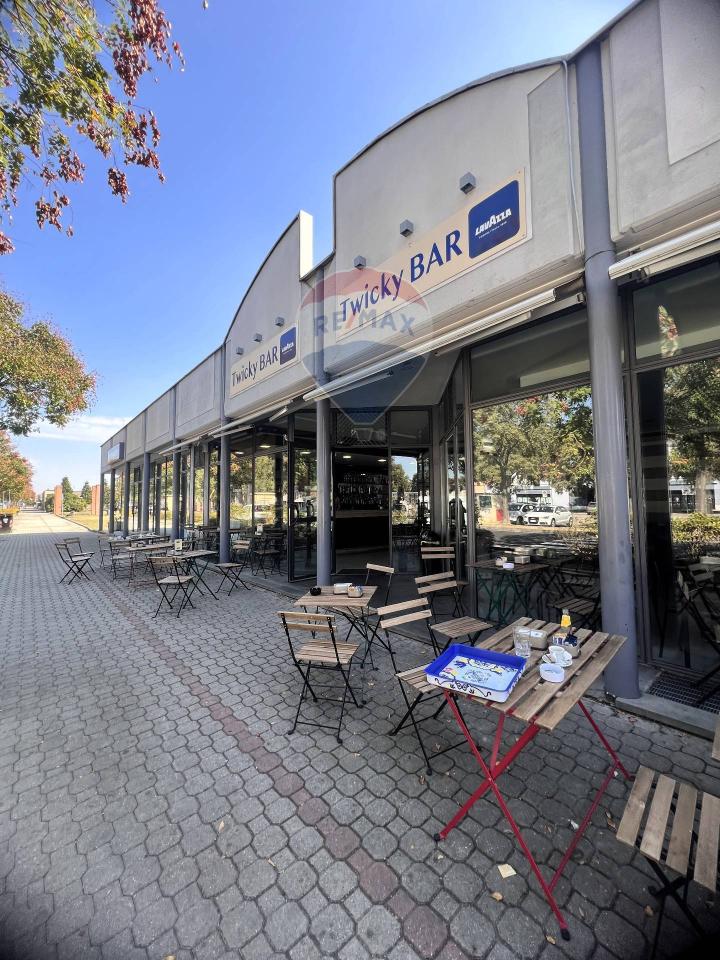 Esercizio commerciale in vendita a Collecchio
