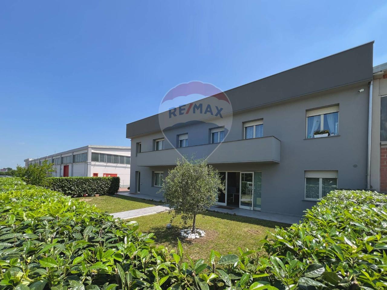 Capannone in vendita a Collecchio