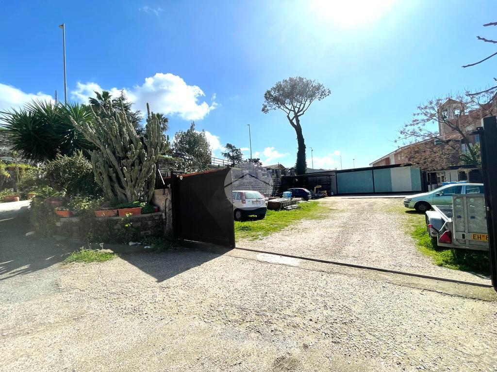 Box in affitto a Quarto