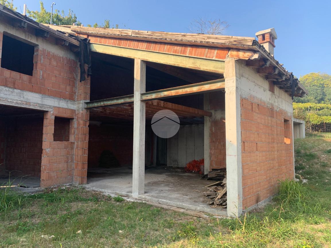 Villa in vendita a Soave