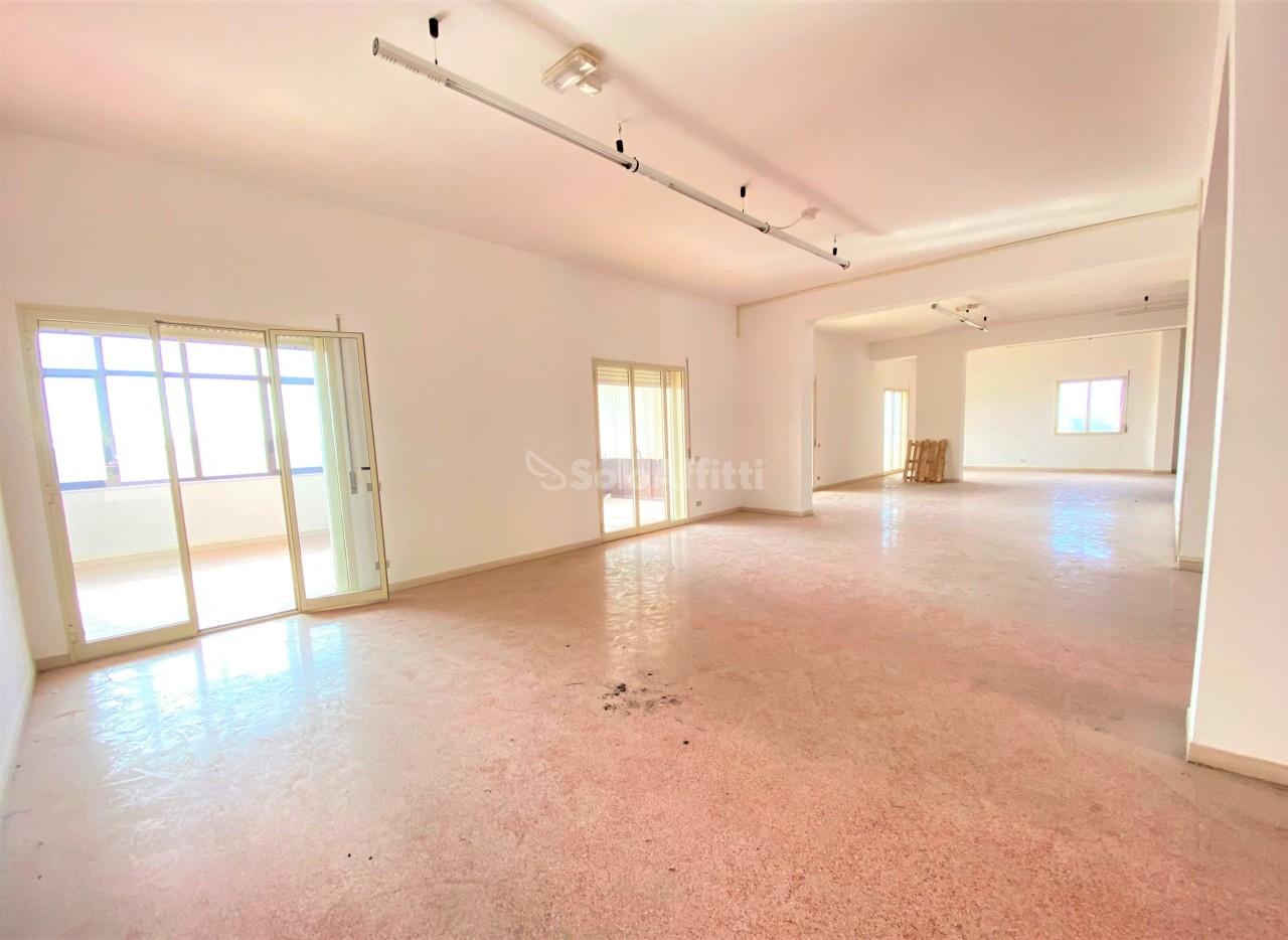 Negozio in affitto a Sciacca