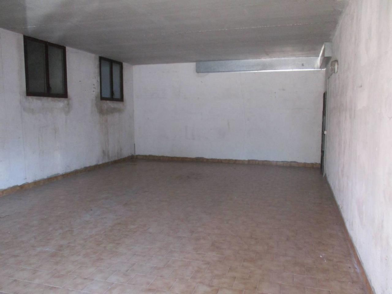 Magazzino in vendita a Bellaria-Igea Marina