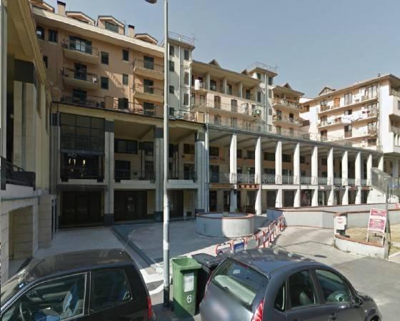 Negozio in affitto a Avellino