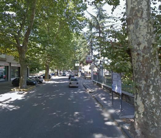 Negozio in affitto a Atripalda