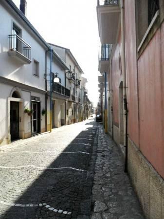 Negozio in affitto a San Potito Ultra
