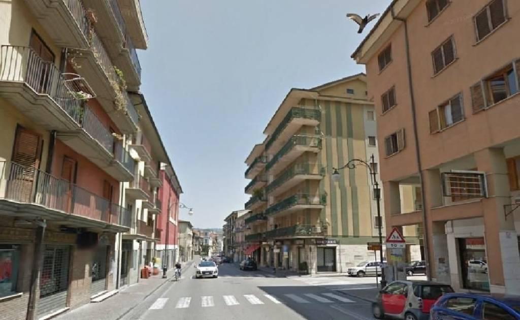 Negozio in affitto a Atripalda
