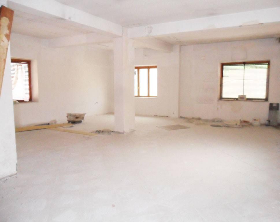 Negozio in vendita a Avellino