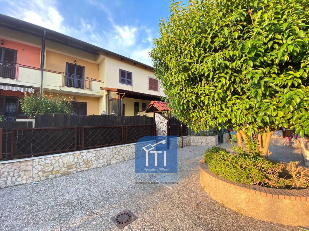 Villa a schiera in vendita a Giugliano In Campania