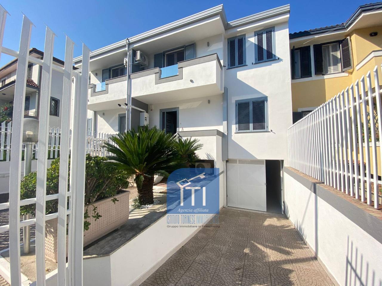 Villa a schiera in vendita a Giugliano In Campania