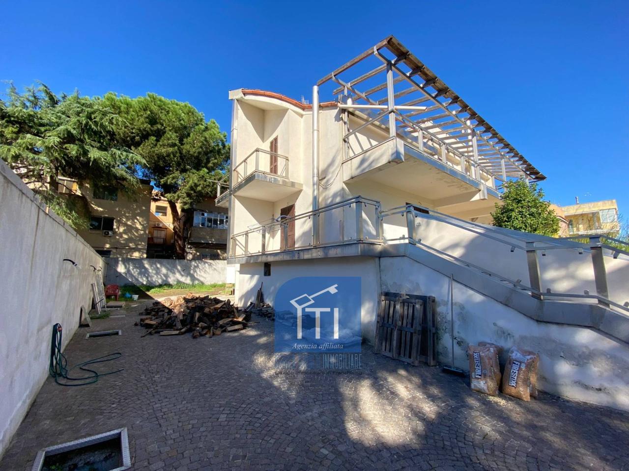 Villa in vendita a Giugliano In Campania