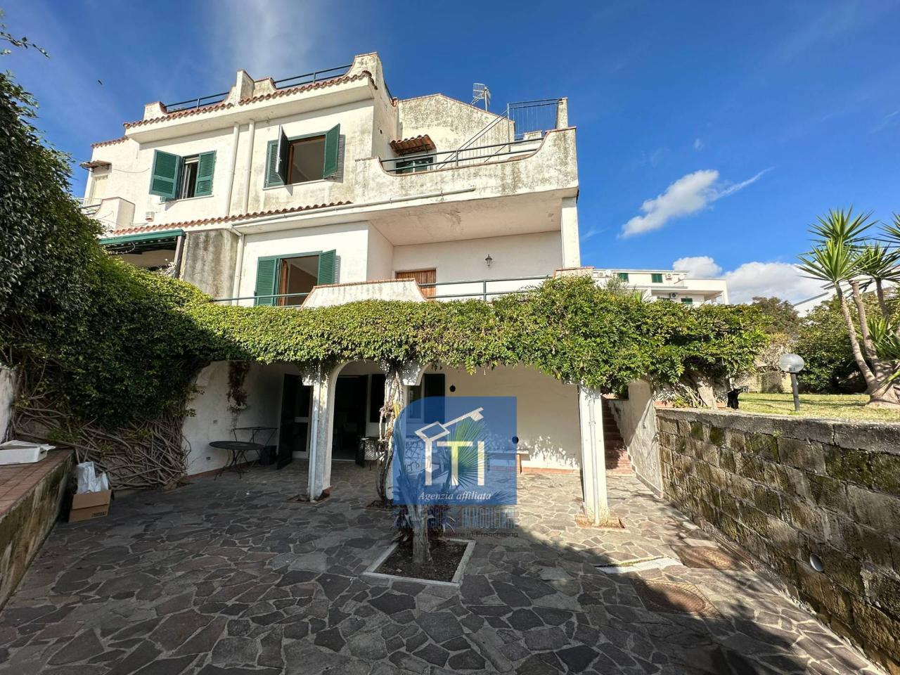 Villa in vendita a Giugliano In Campania
