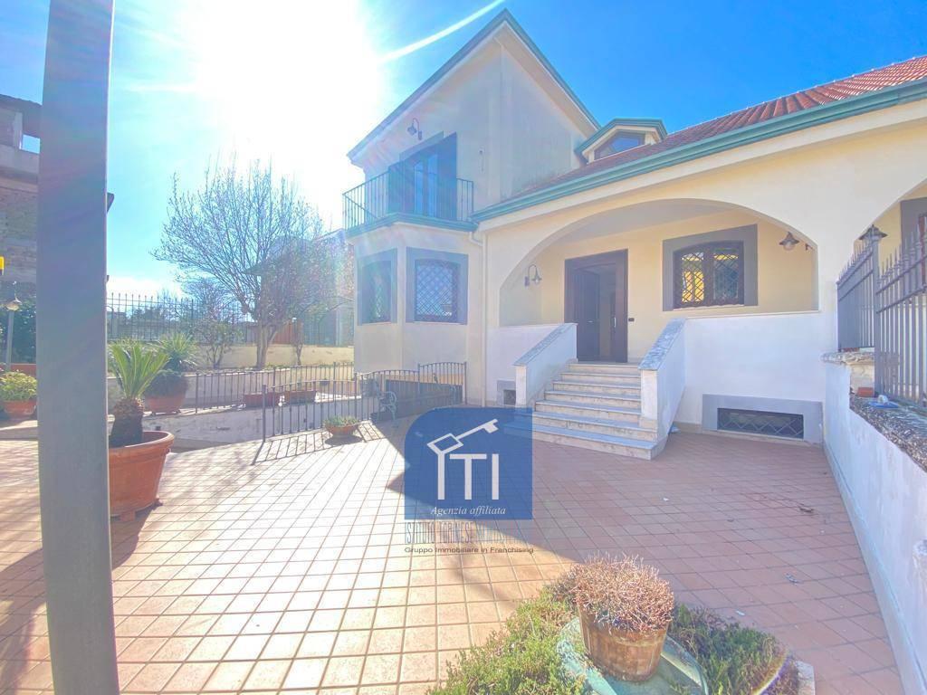 Villa in vendita a Giugliano In Campania