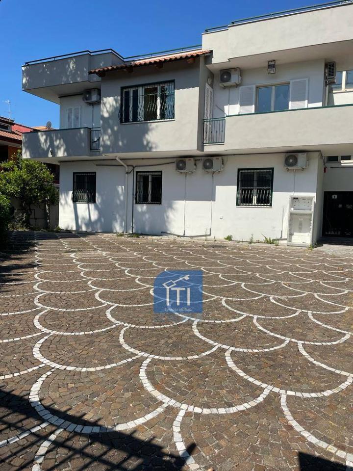 Ufficio in vendita a Mugnano Di Napoli