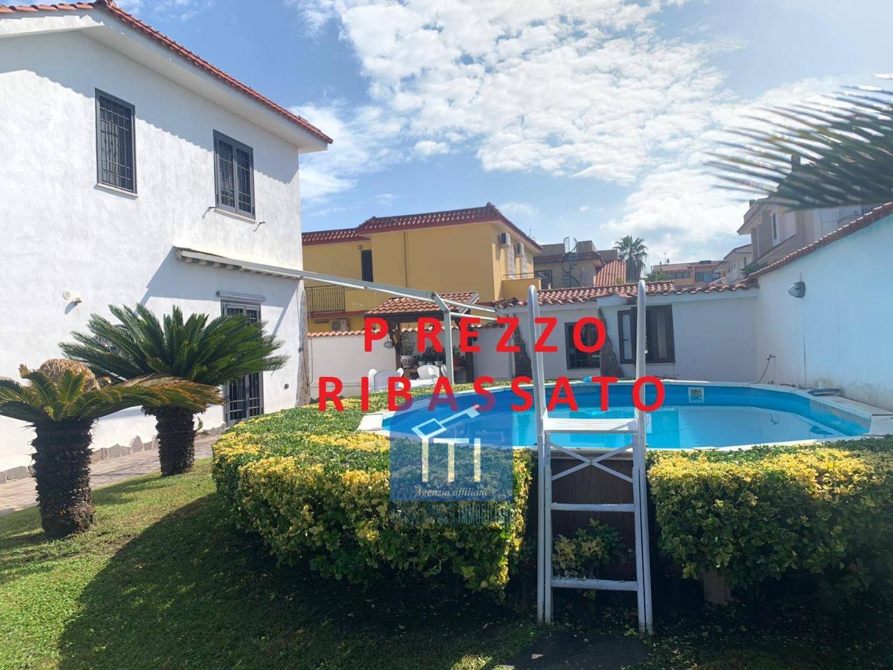 Villa in vendita a Giugliano In Campania